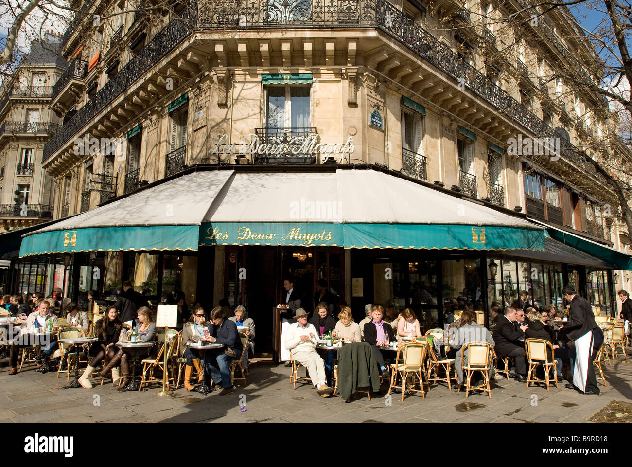 France, Paris, Boulevard Saint Germain, Les Deux Magots cafe Stock ...