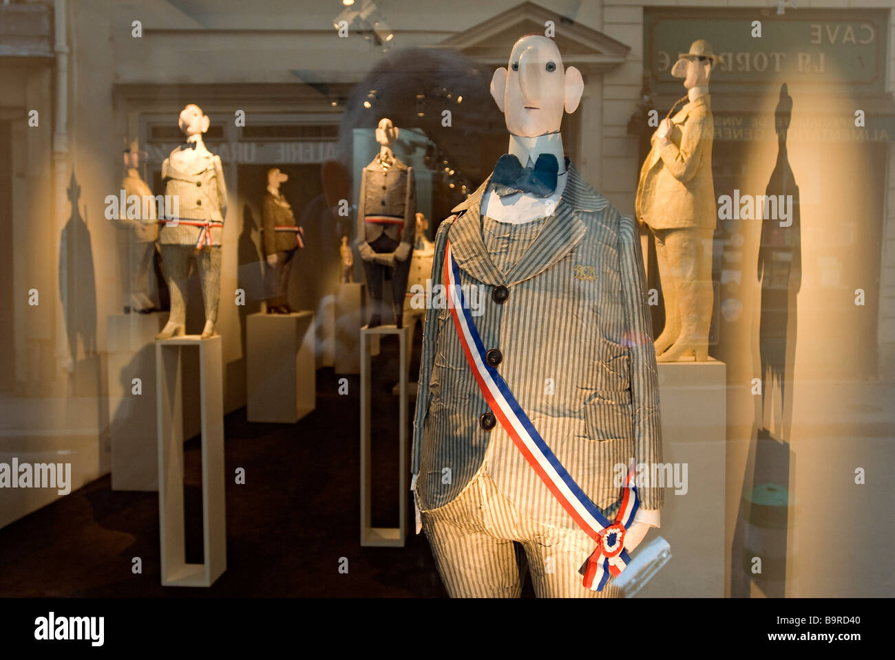 France, Paris, Rue de Seine, contemporary art gallery Stock Photo - Alamy