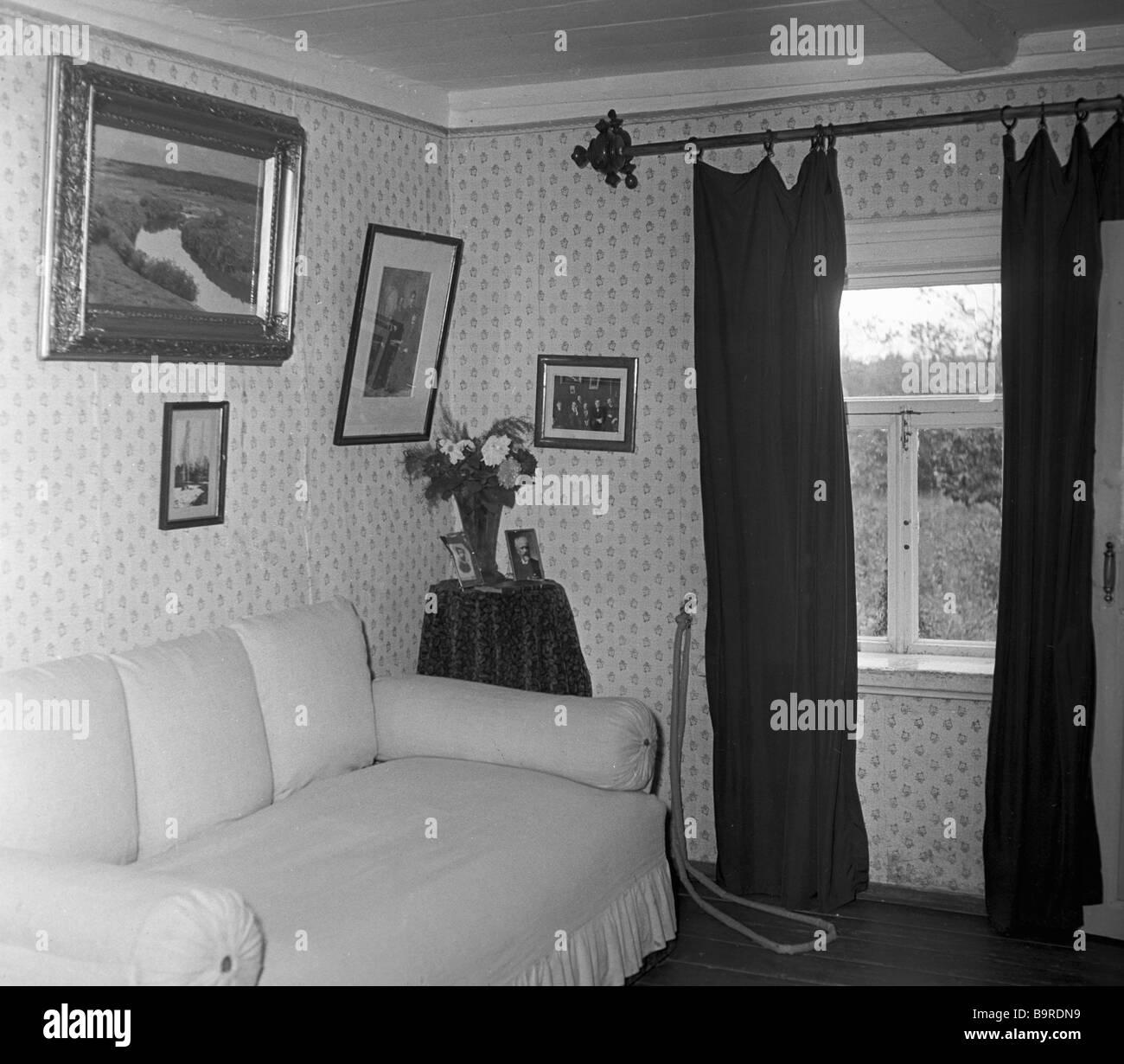 A room in the Anton Chekhov museum estate in Melikhovo Stock Photo - Alamy