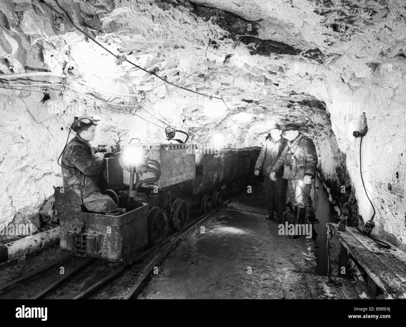 Haulage gate in Yarega oil mine No 1 Komi Republic Stock Photo - Alamy