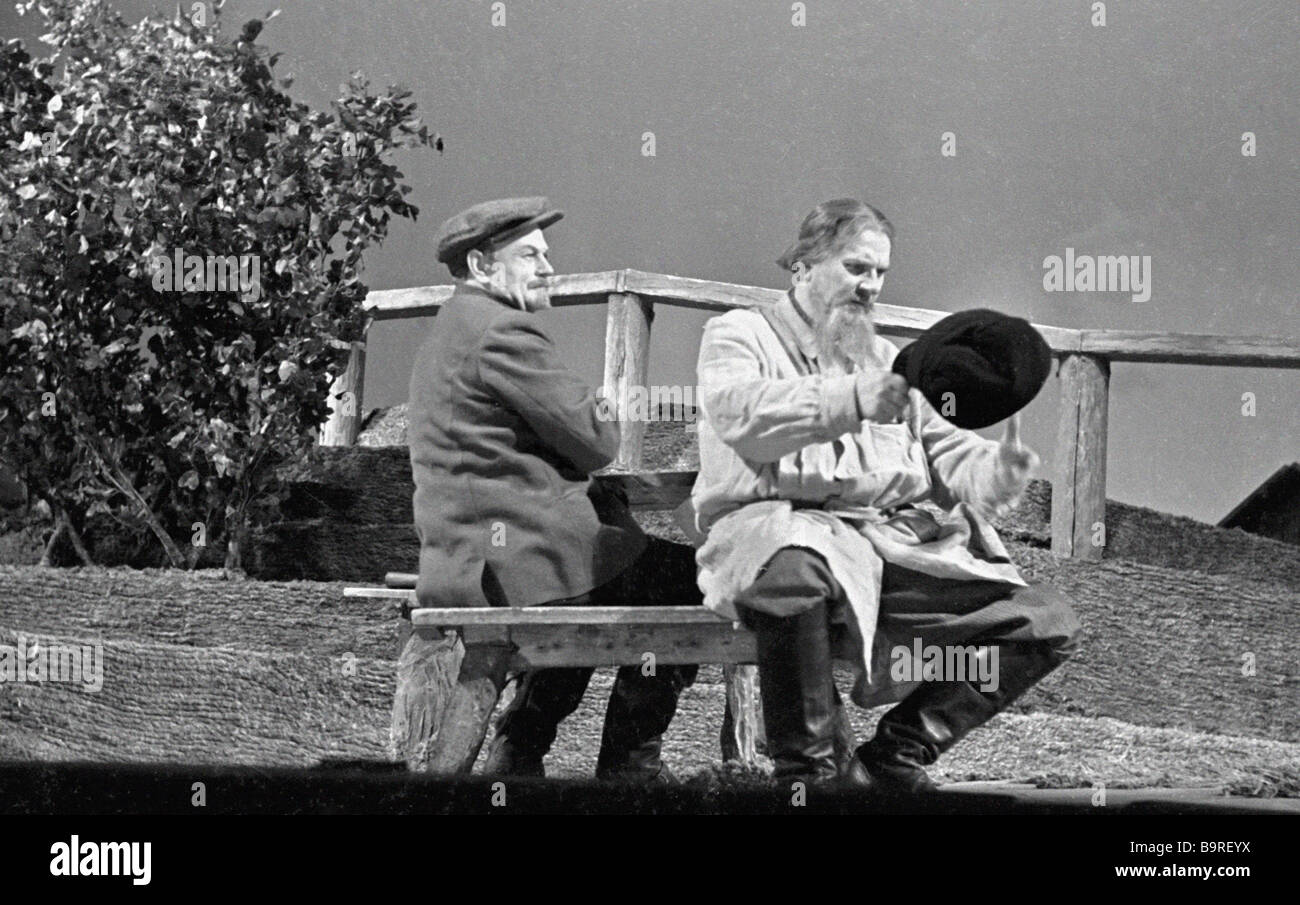 The Maly Theater actors Markushev left as Lenin and Nikolai Annenkov ...