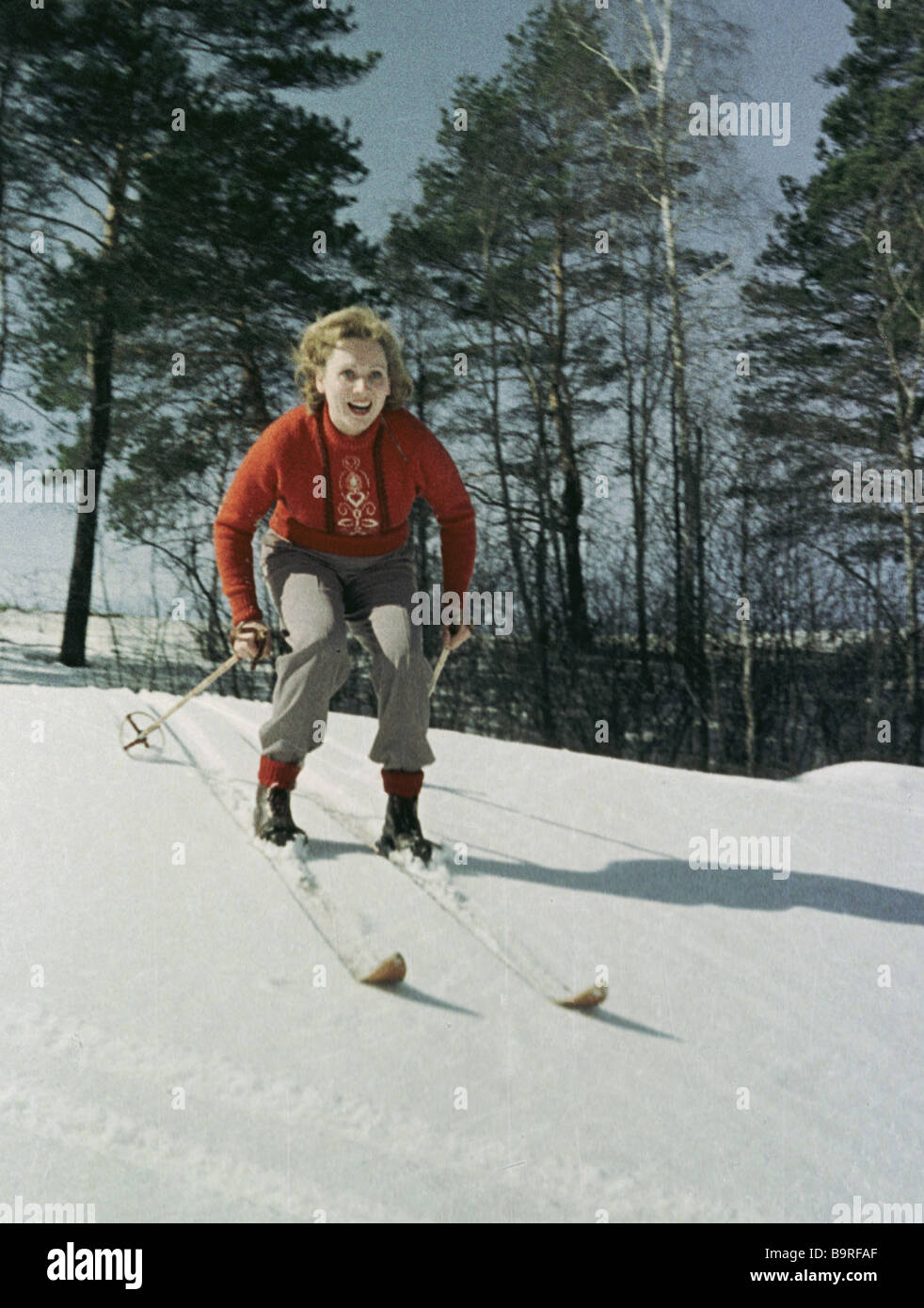 Actress Lidiya Smirnova skiing Stock Photo - Alamy