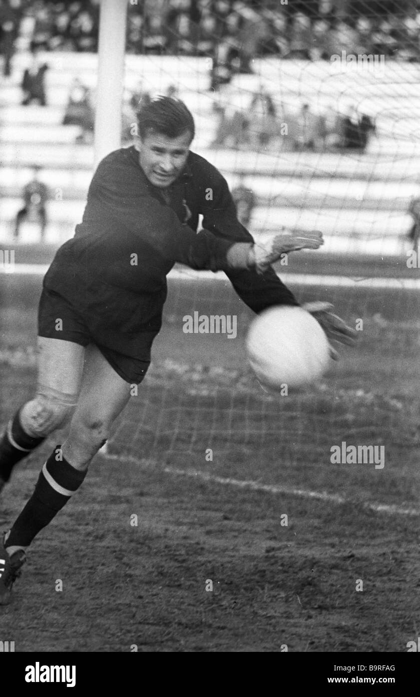 Goalkeeper Lev Yashin High Resolution Stock Photography and Images - Alamy