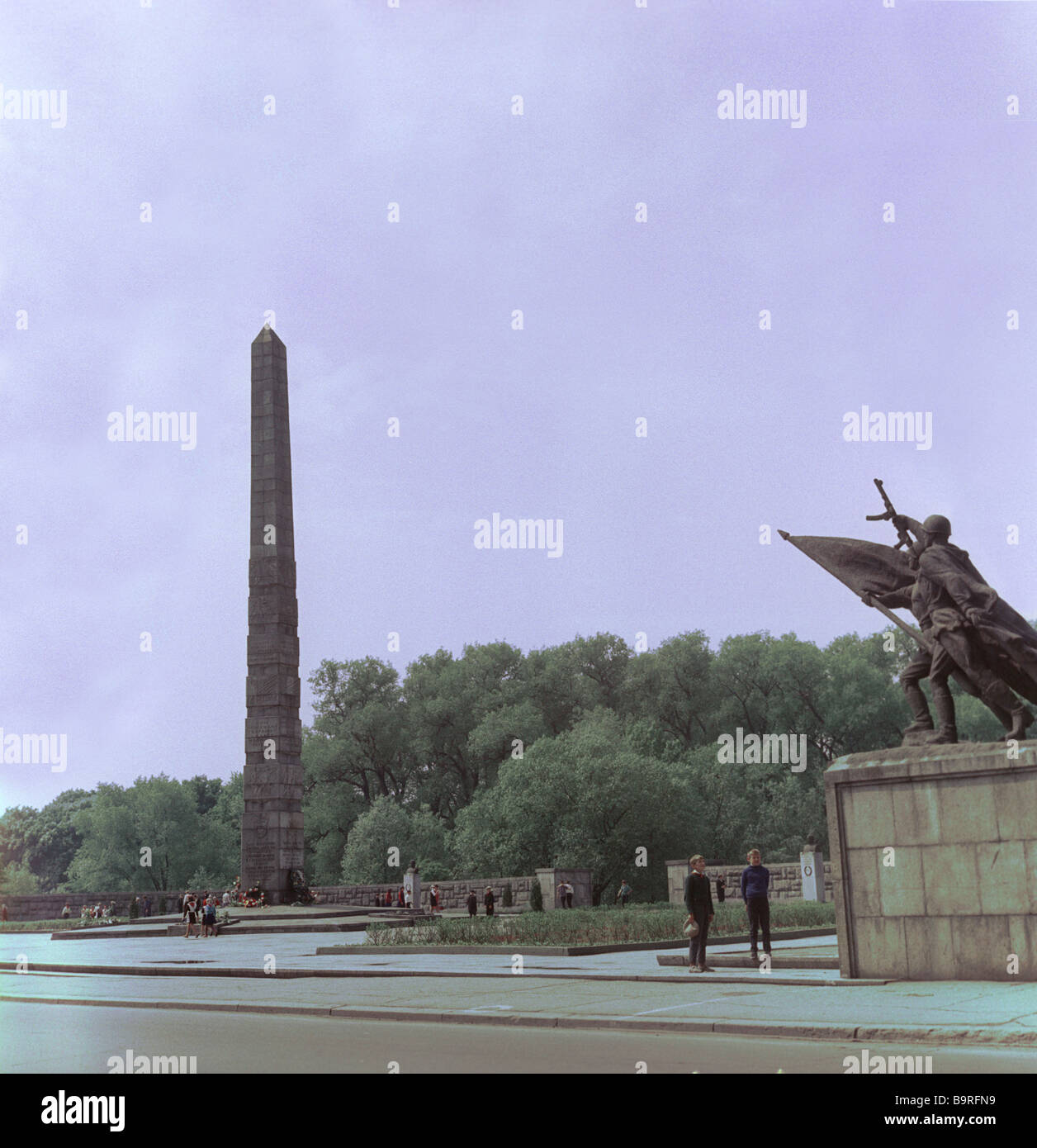 Monument to the 1 200 guards fighting in Kaliningrad during the Great ...
