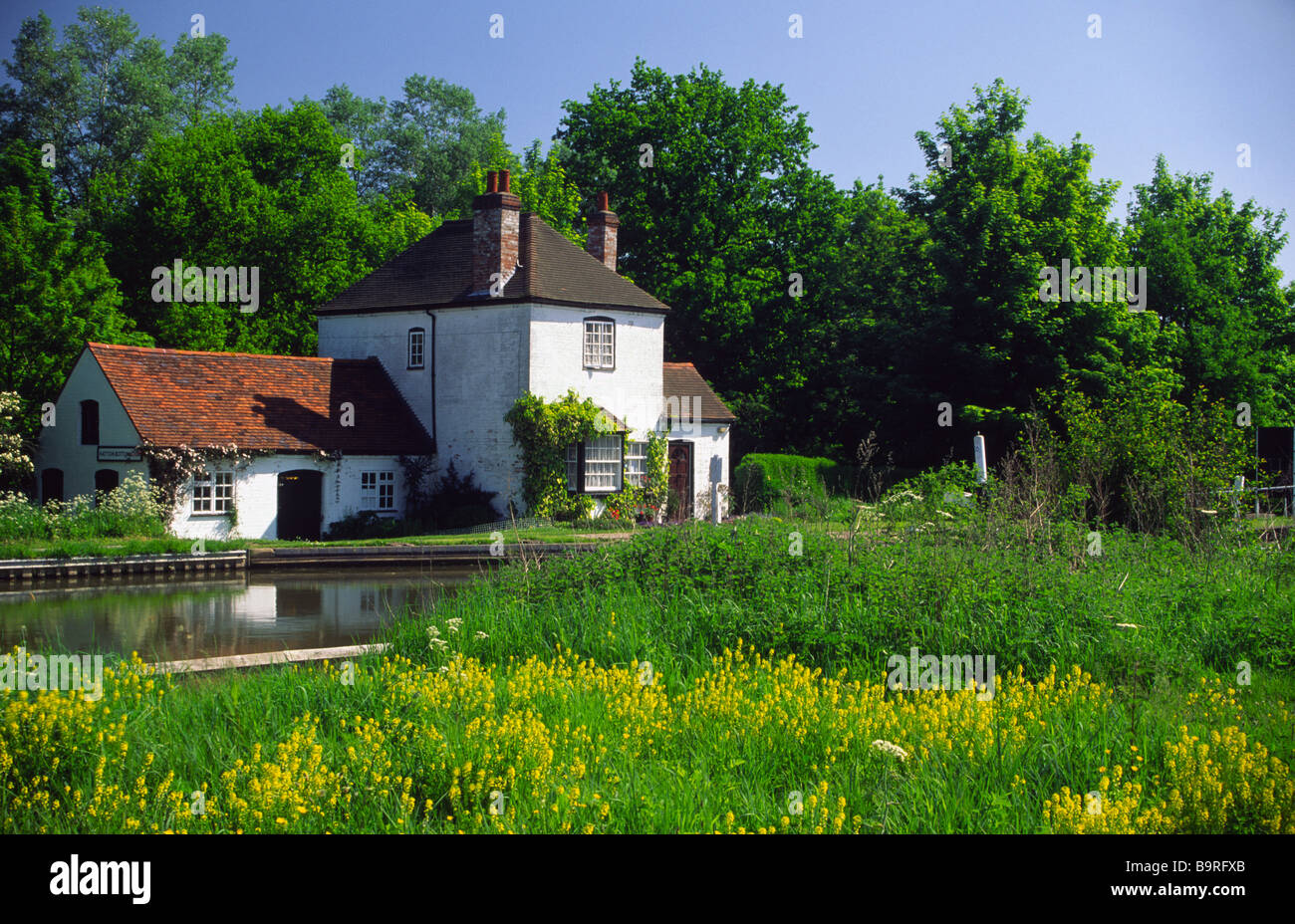 Lock Keepers Cottage Bottom Lock Hatton Locks Warwickshire Stock Photo ...