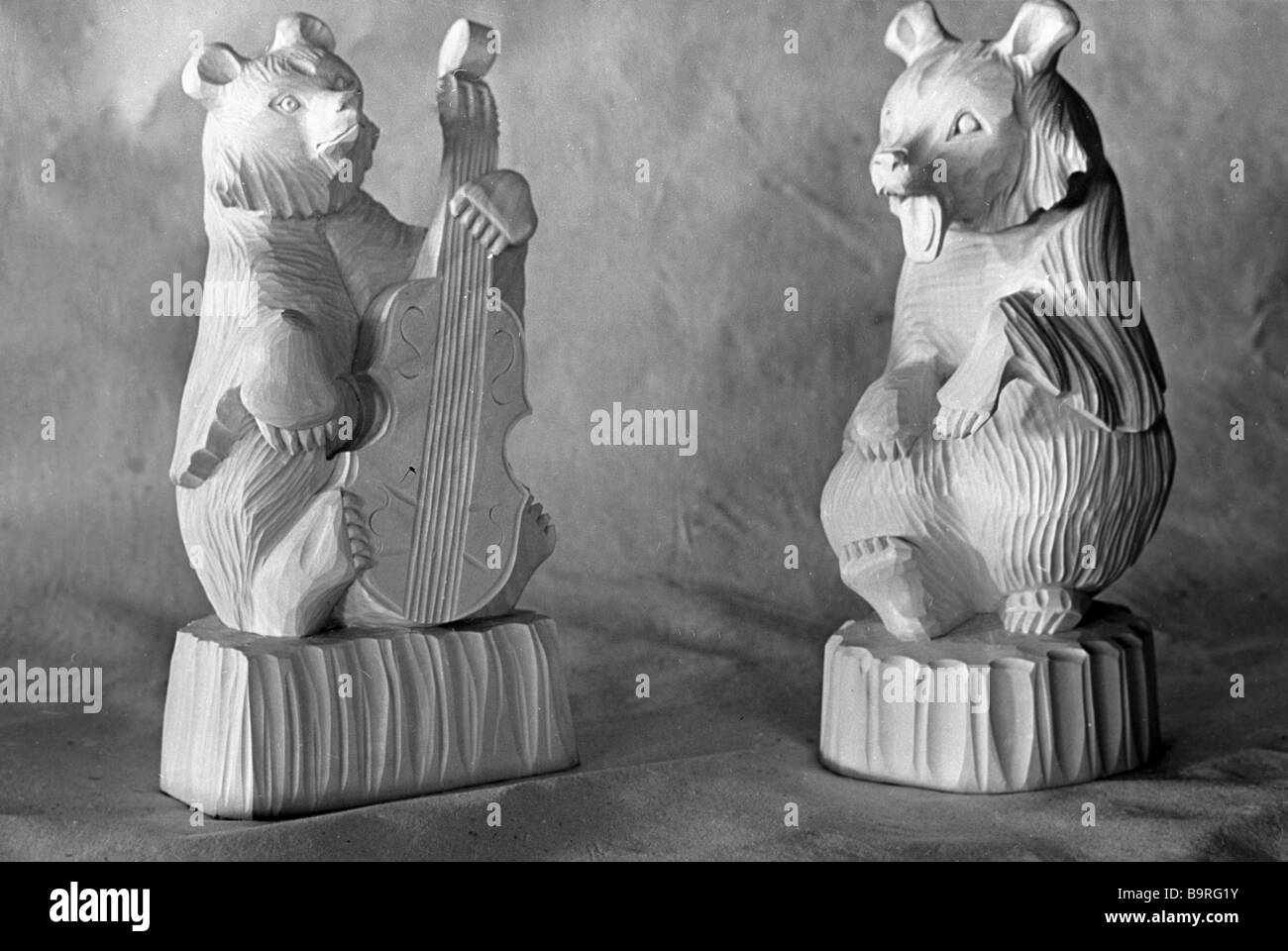 Teddy Musician and Teddy Singer Carved wooden figurines by master ...