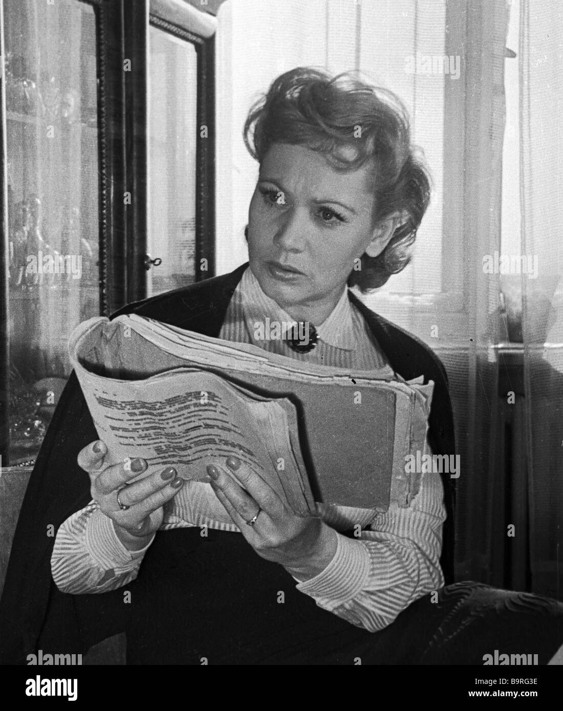 Actress Lidia Smirnova learns new role Stock Photo - Alamy