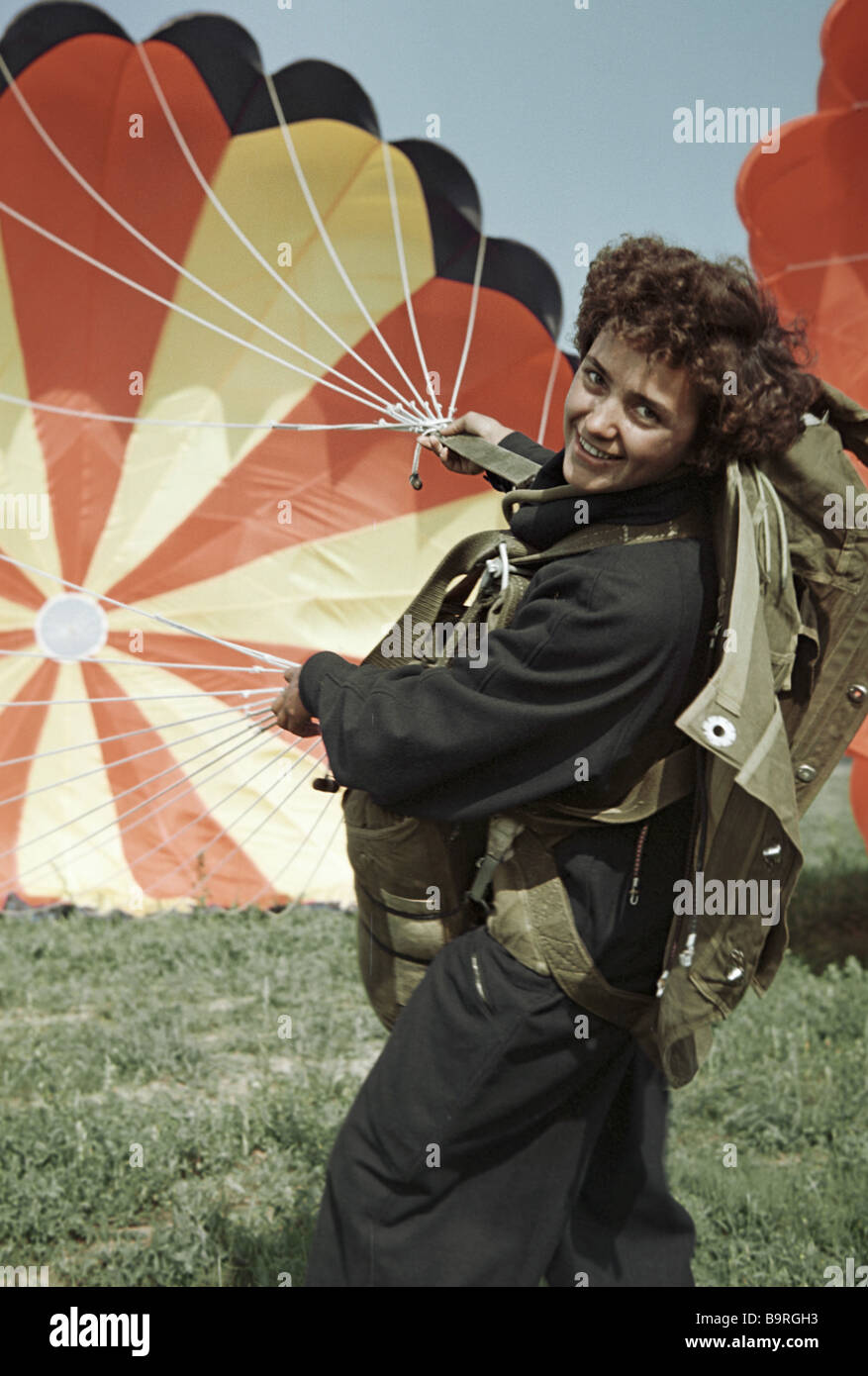 Soviet parachute jumper Galina Vlashchuk Stock Photo - Alamy