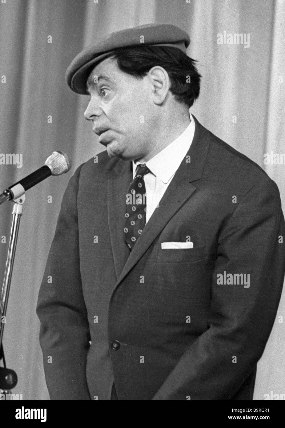 People s artist of the USSR Arkady Raikin in a miniature Your opinion ...