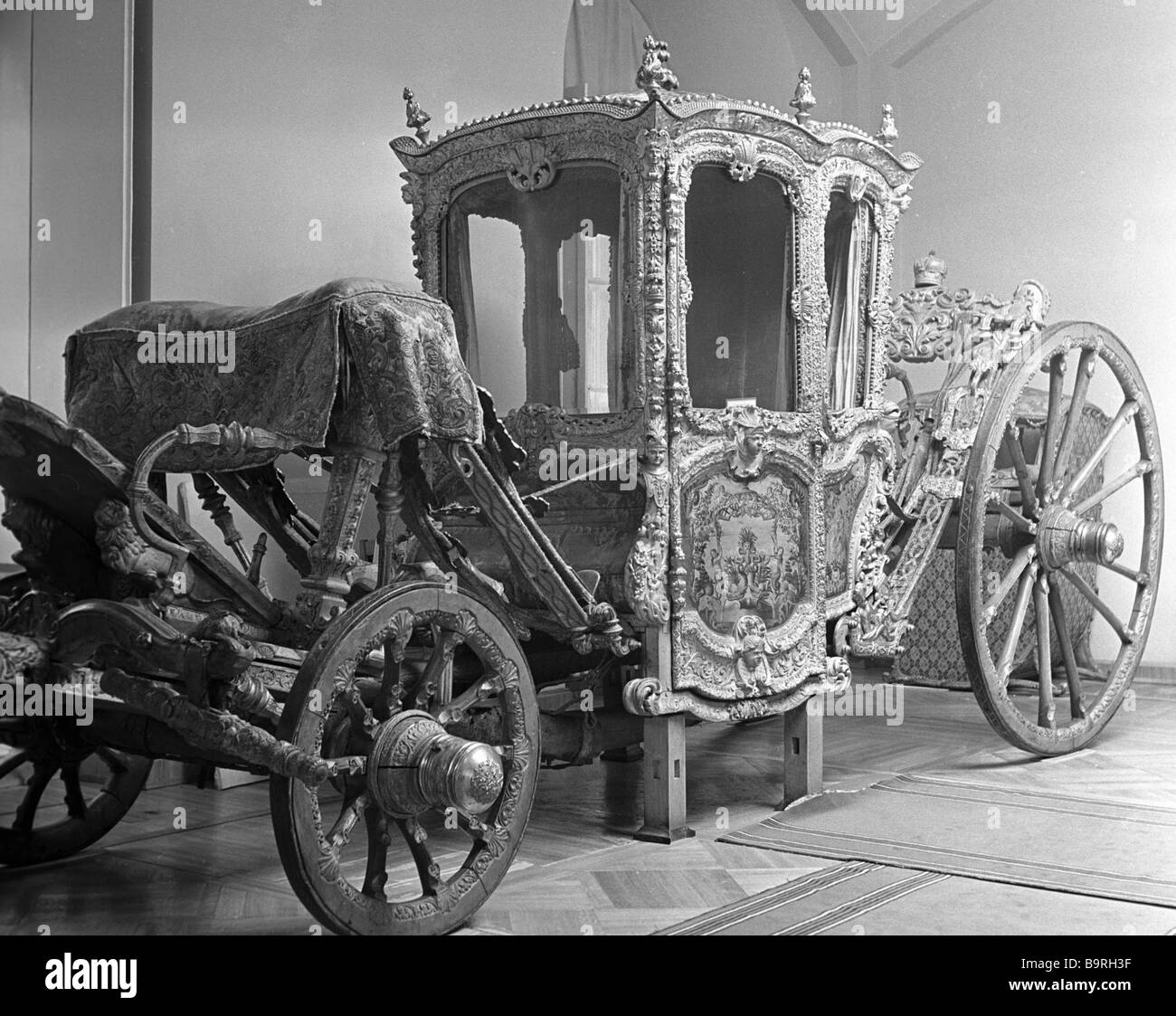 Two seater carriage Made in St Petersburg 1739 Armory Chamber Kremlin ...