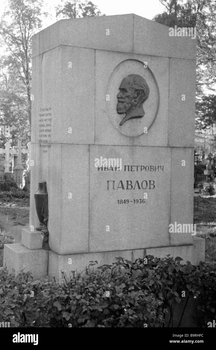 The monument on the grave of Russian physiologist Ivan P Pavlov on the ...