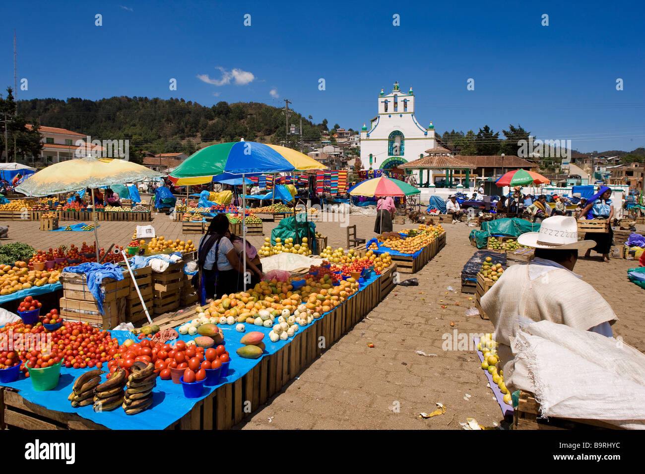Mexico, Chiapas State, market in San Juan de Chamula Indian village ...