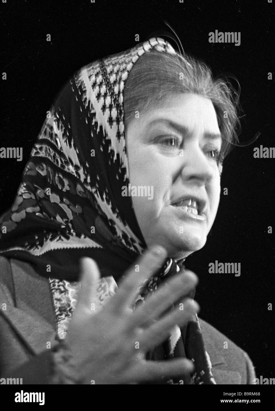 Actress Maria Mironova reciting the monolog The Housewife in the Cameo ...