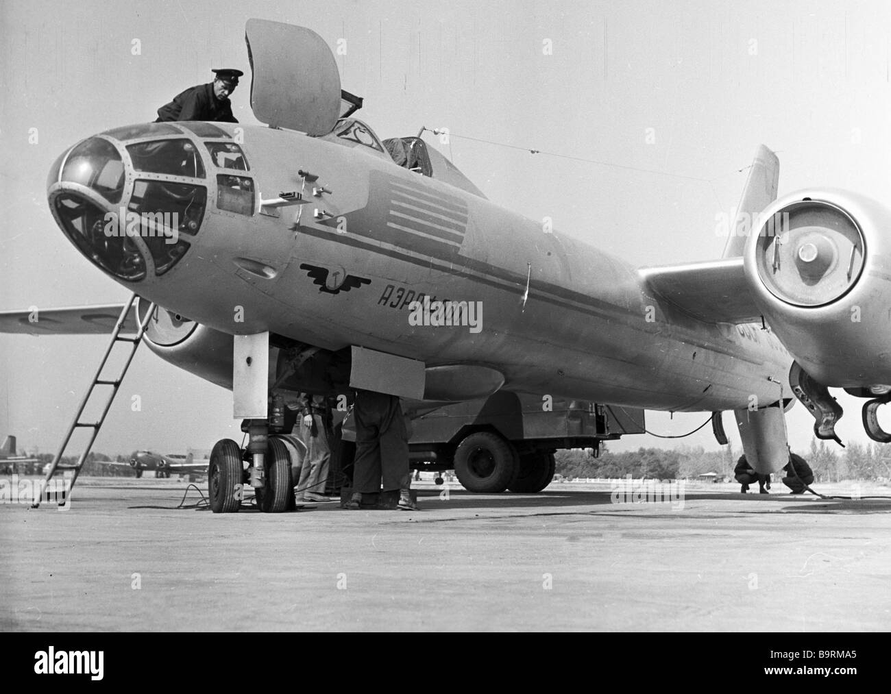 Il 28 aircraft on the airfield Stock Photo - Alamy