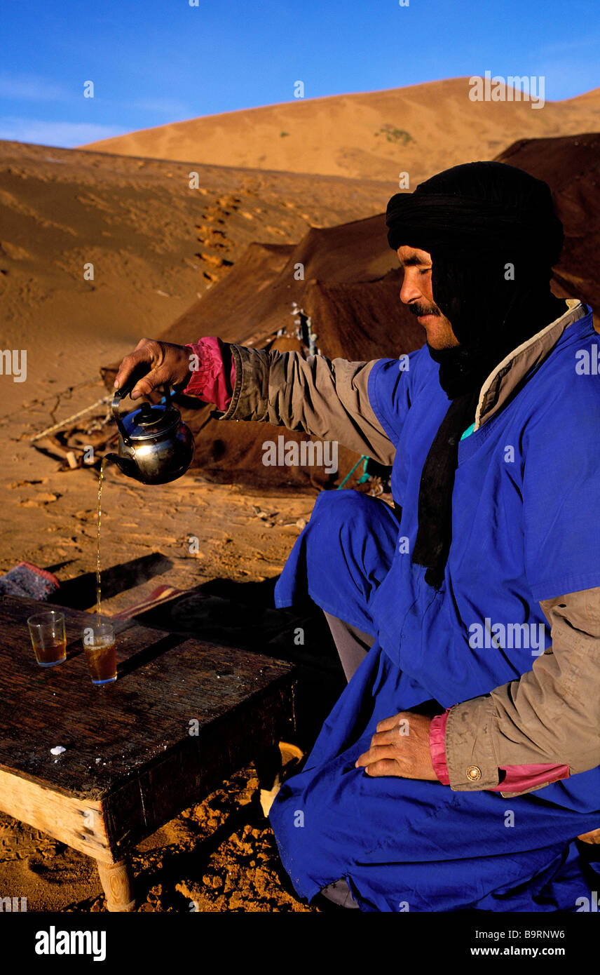Morocco tea ceremony desert hi-res stock photography and images - Alamy