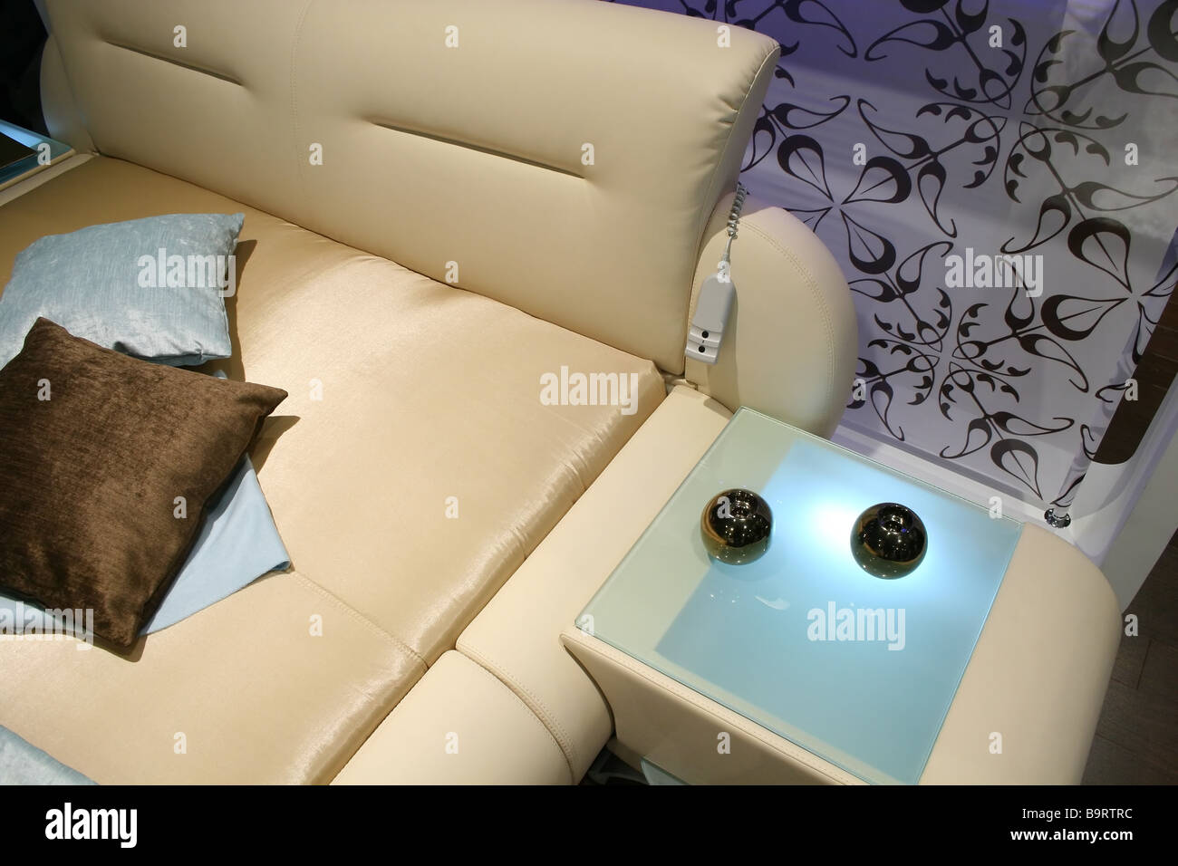 Bed mechanical hi-res stock photography and images - Alamy