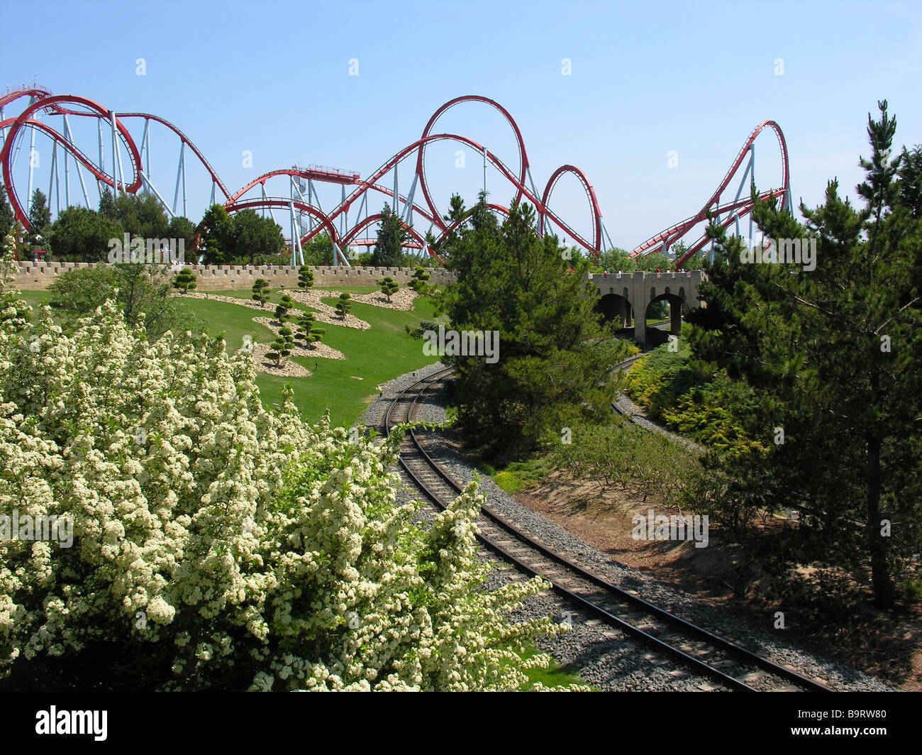 Rollercoaster view down track hi-res stock photography and images - Alamy