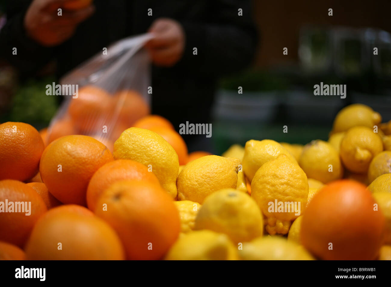 Fruiterer shop hi-res stock photography and images - Alamy