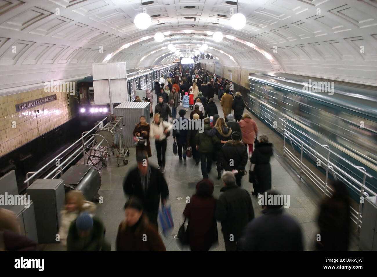 Woman travel stress crowd hi-res stock photography and images - Alamy