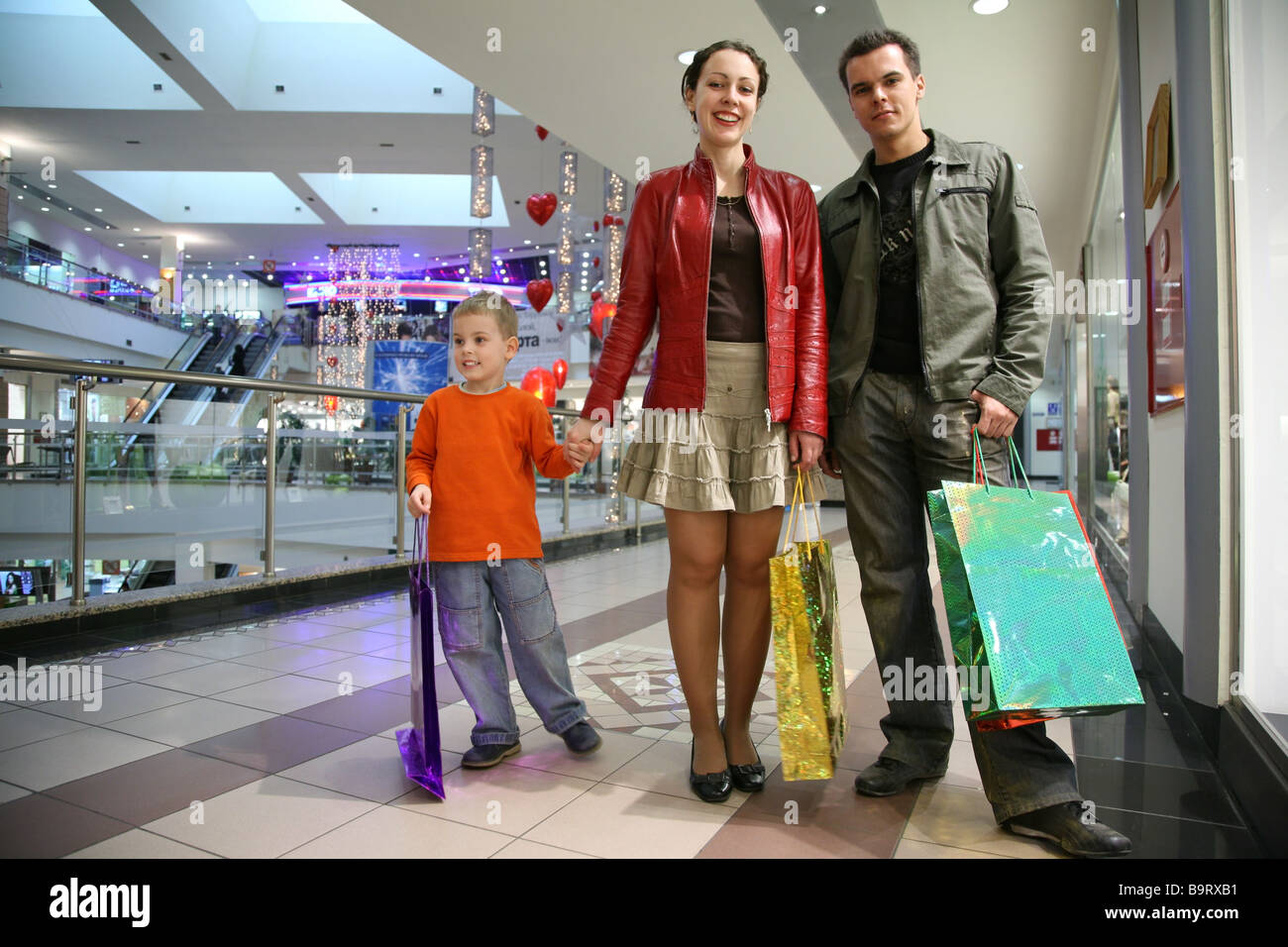 Family going shopping in supermarket hi-res stock photography and ...