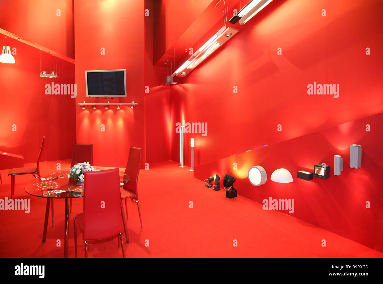 Exhibit red hi-res stock photography and images - Alamy
