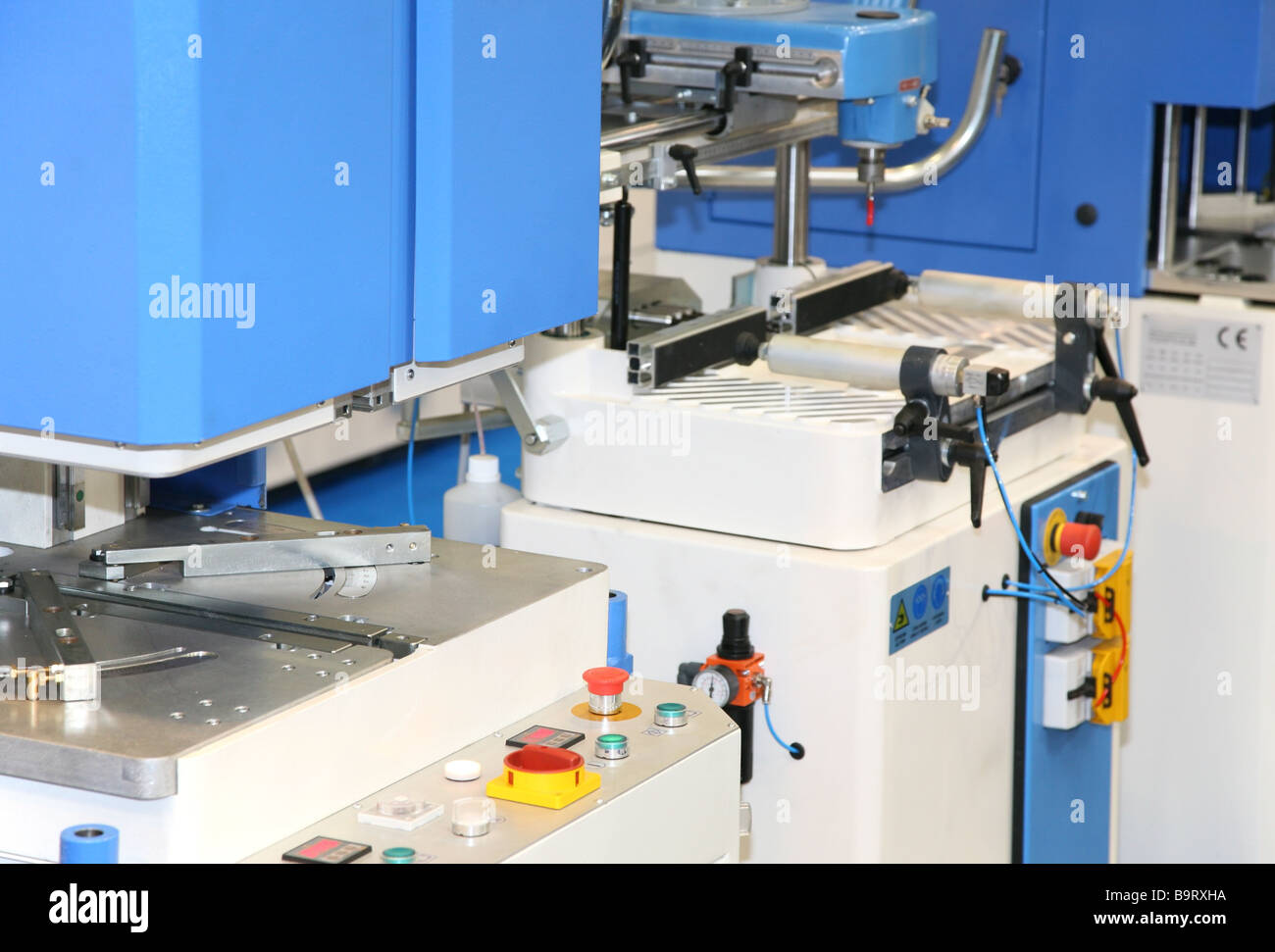 Working the wood lathe hi-res stock photography and images - Alamy