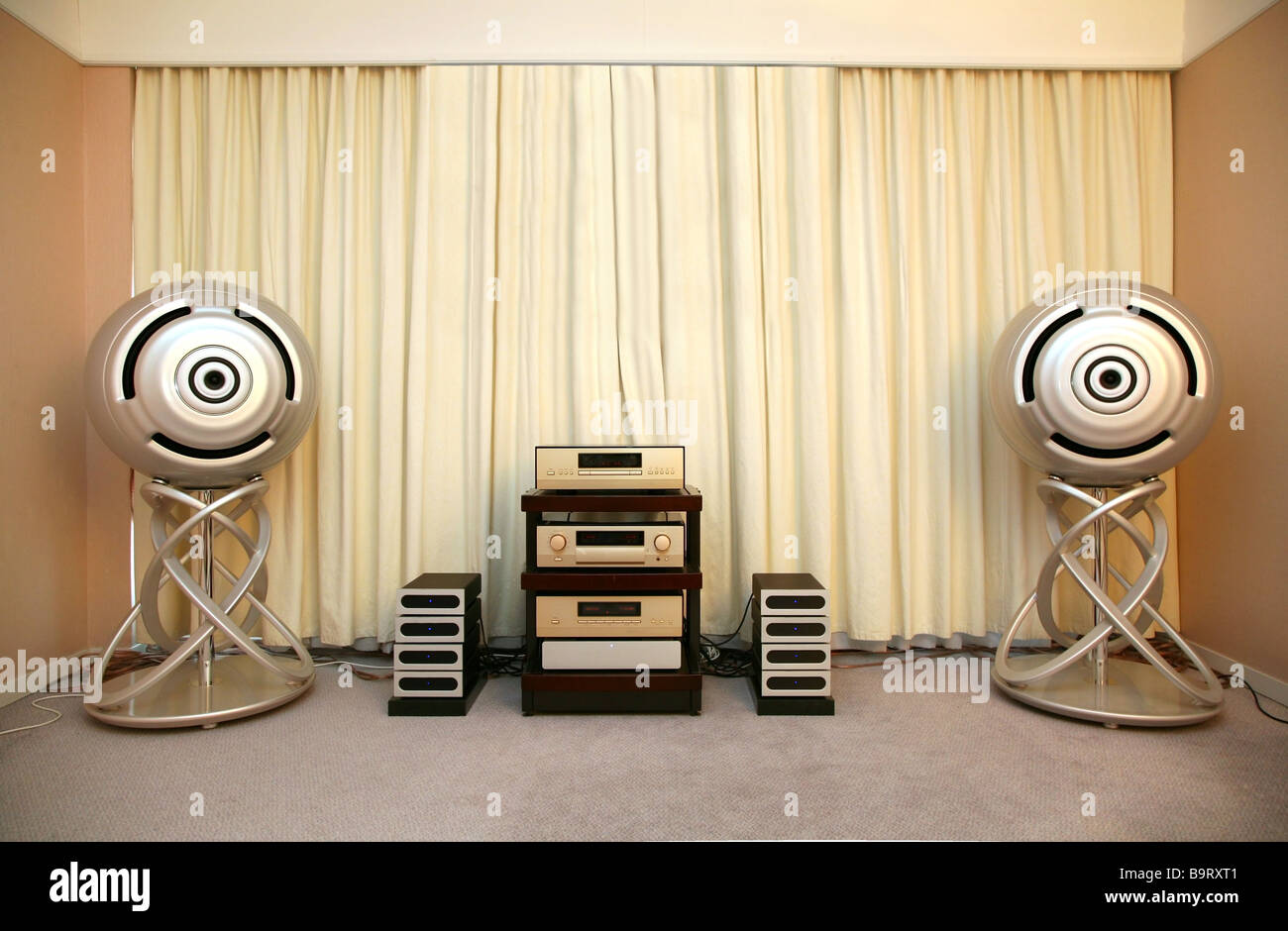 Heavy sound system hi-res stock photography and images - Alamy