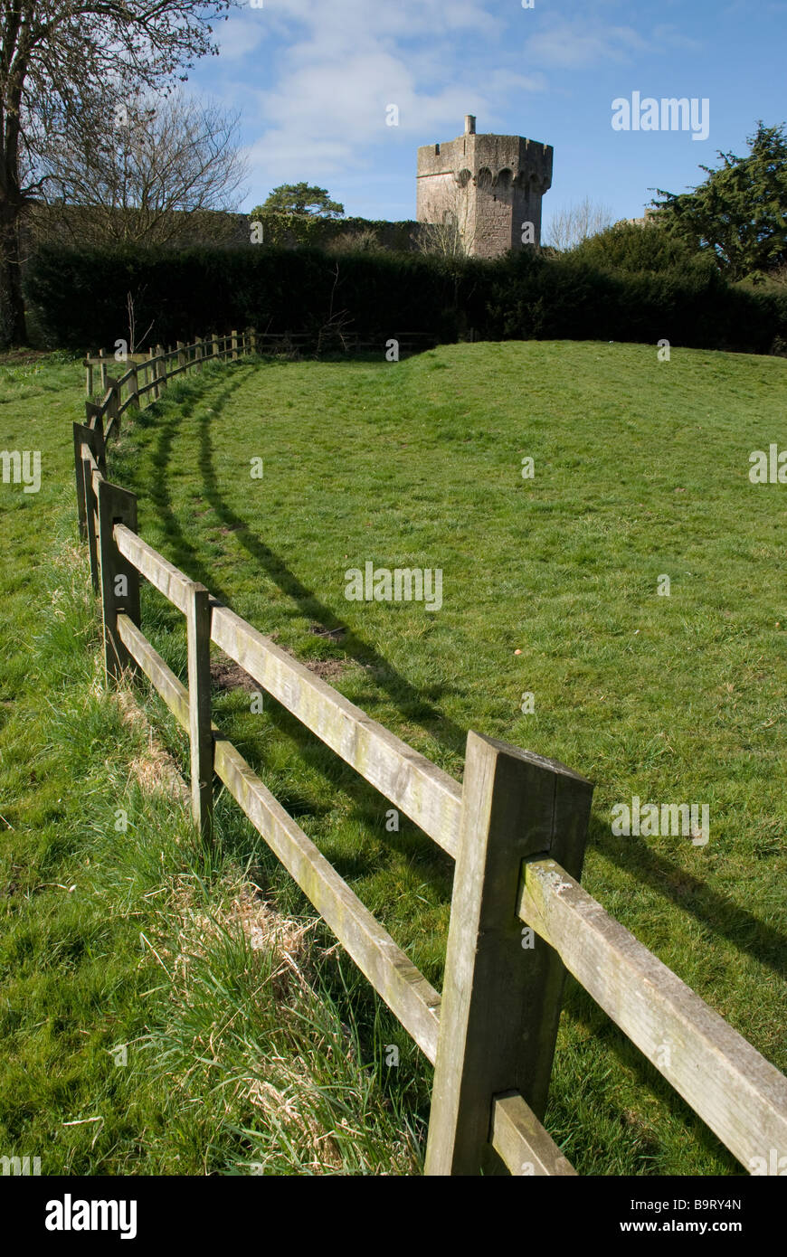 Castle field hi-res stock photography and images - Alamy