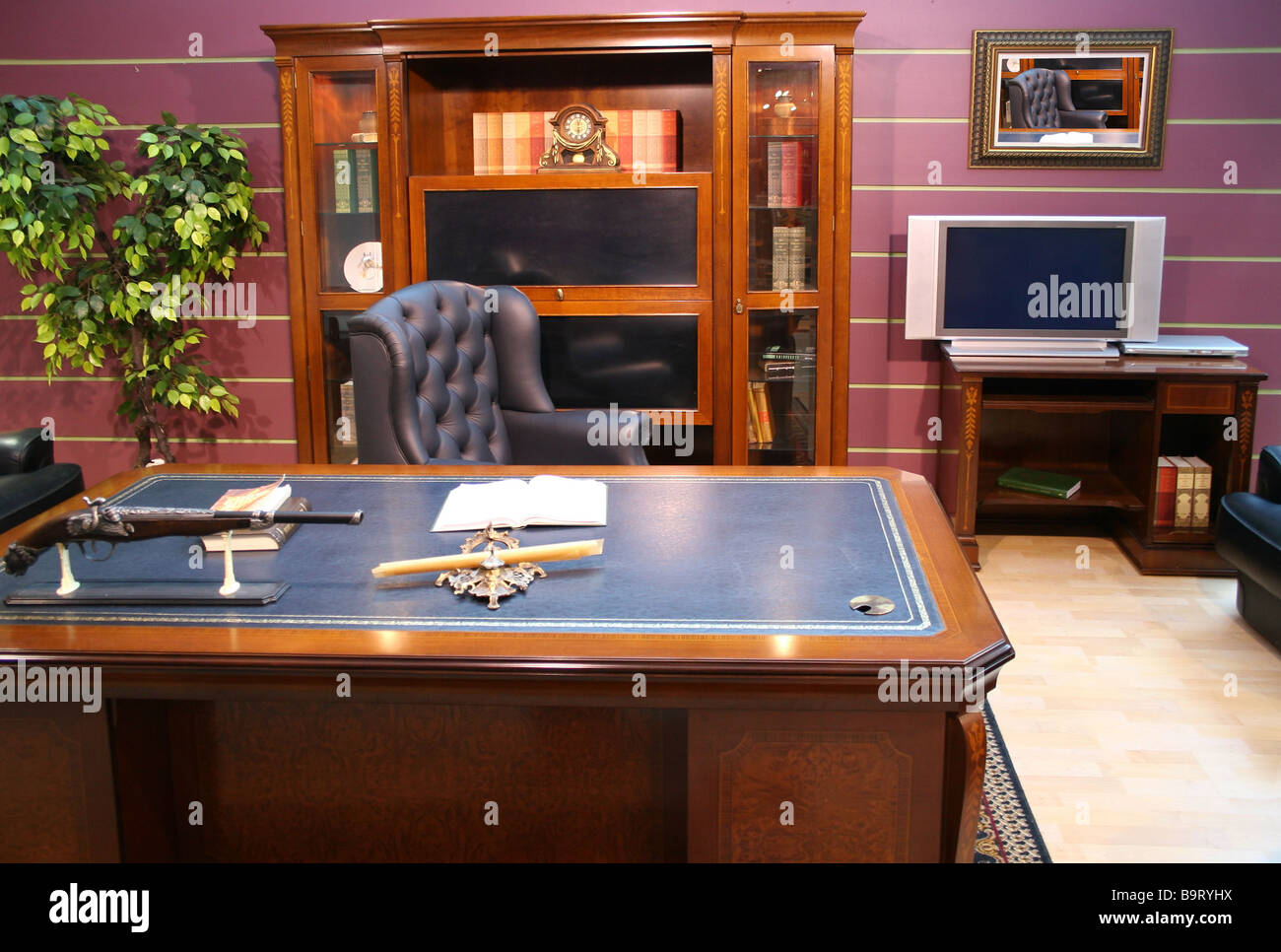 Cabinet dictionary hi-res stock photography and images - Alamy