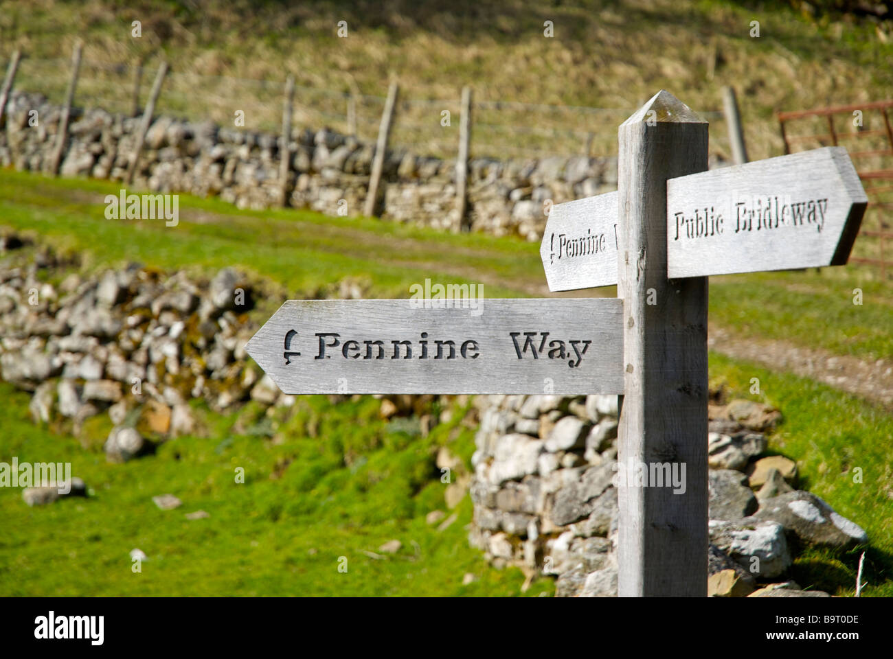 Pennine Way sign in Upper Swaledale, near Keld, Yorkshire Dales ...