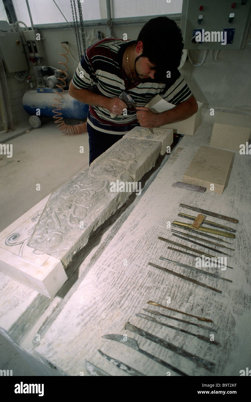 Stone carver works hi-res stock photography and images - Alamy