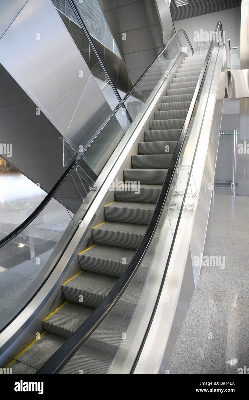 escalator shopping center Stock Photo - Alamy