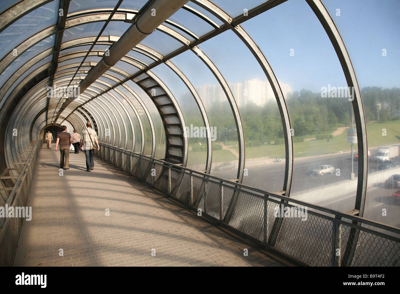 Elevated pedestrian transition Stock Photo - Alamy