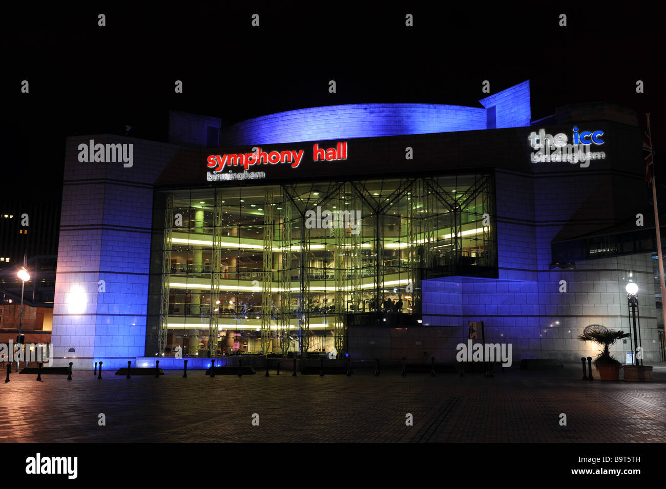The Birmingham Symphony Hall and ICC in Centenary Square at night ...