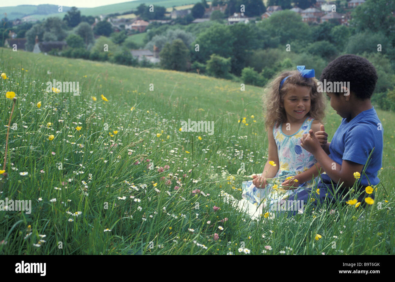 British children playing hi-res stock photography and images - Alamy
