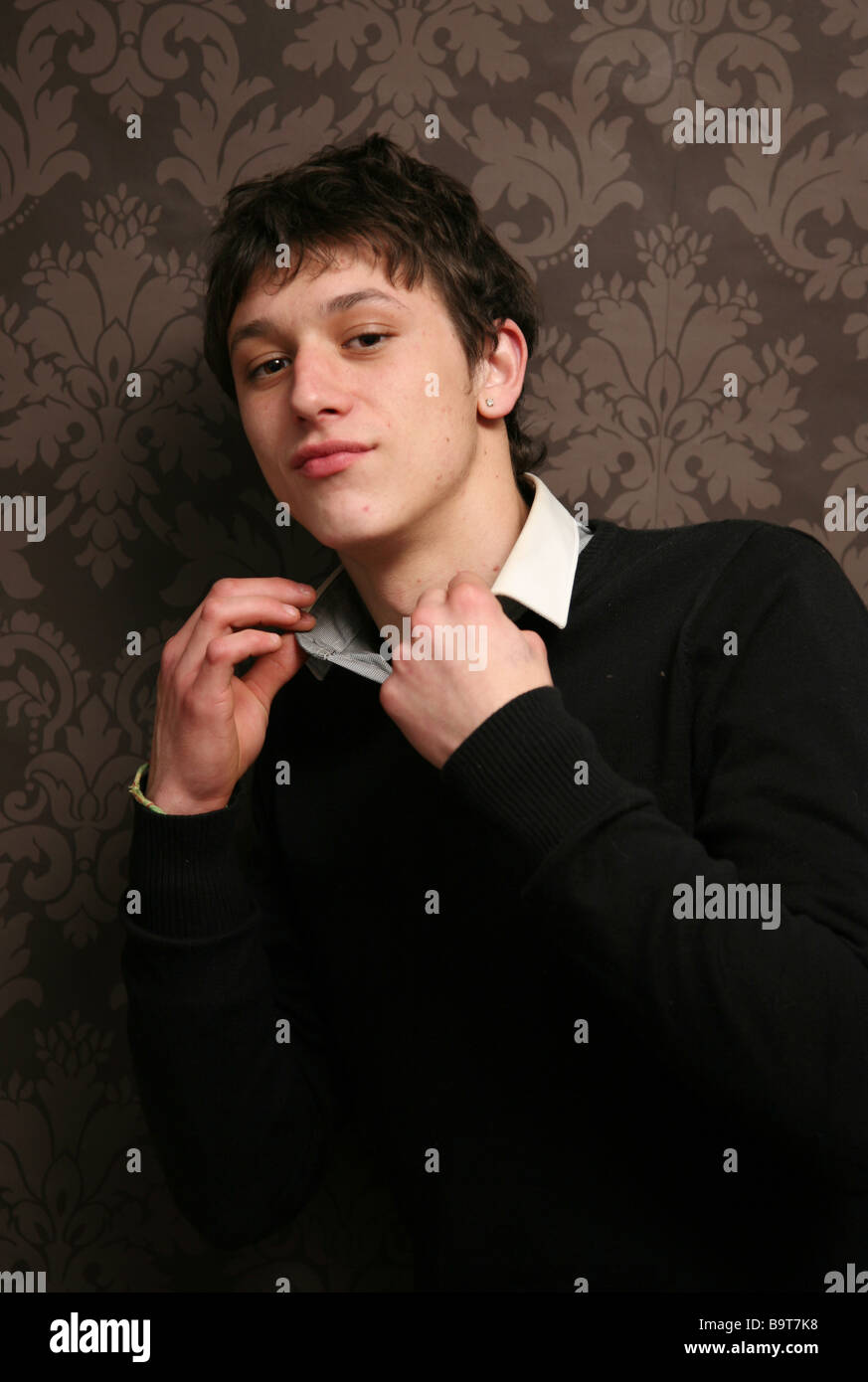 Getting ready for a night out hi-res stock photography and images - Alamy