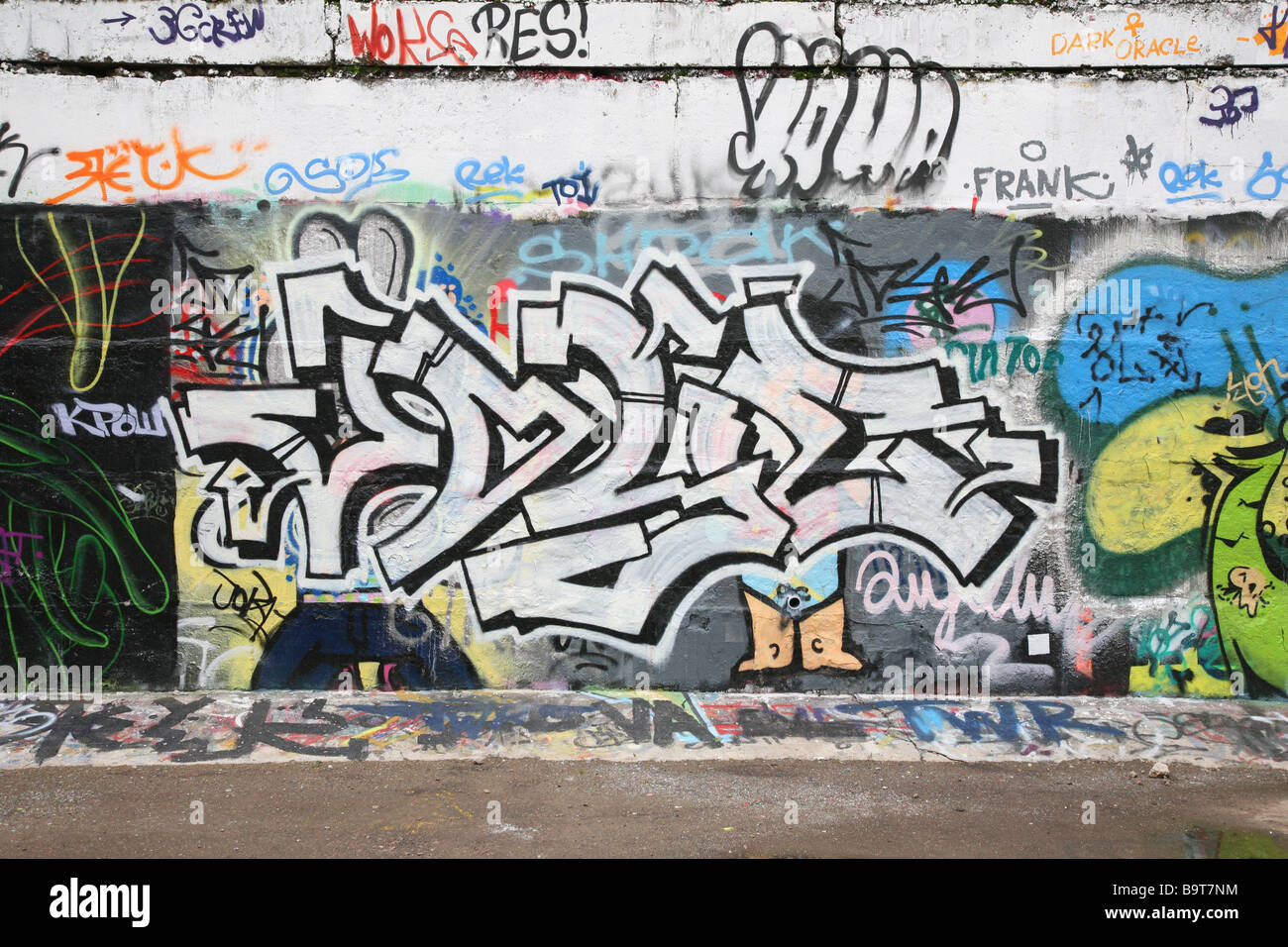 city graffiti 3 Stock Photo - Alamy