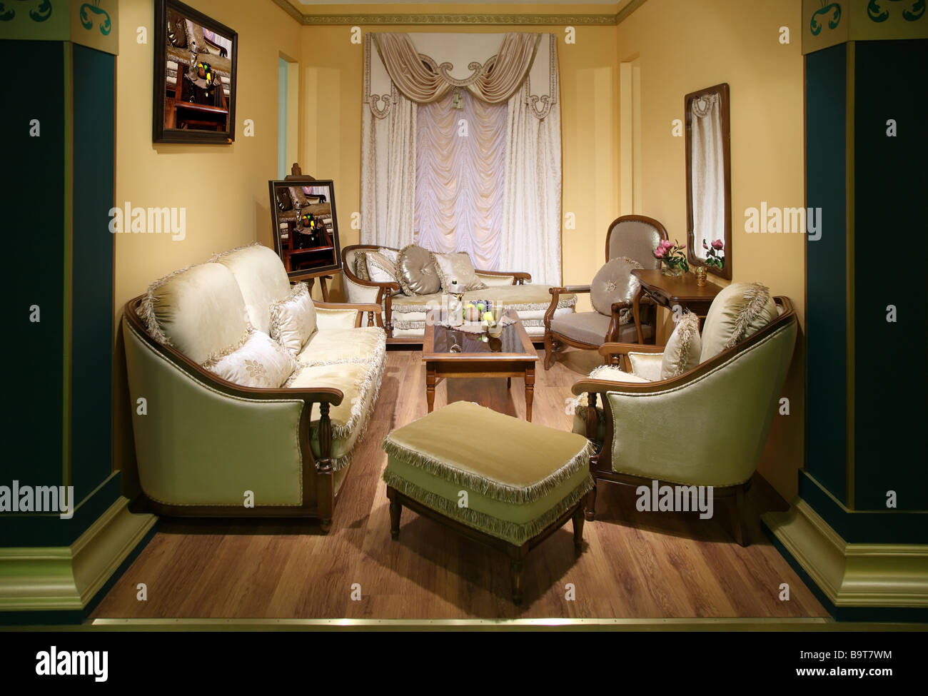 Drawing room cabinet hi-res stock photography and images - Alamy