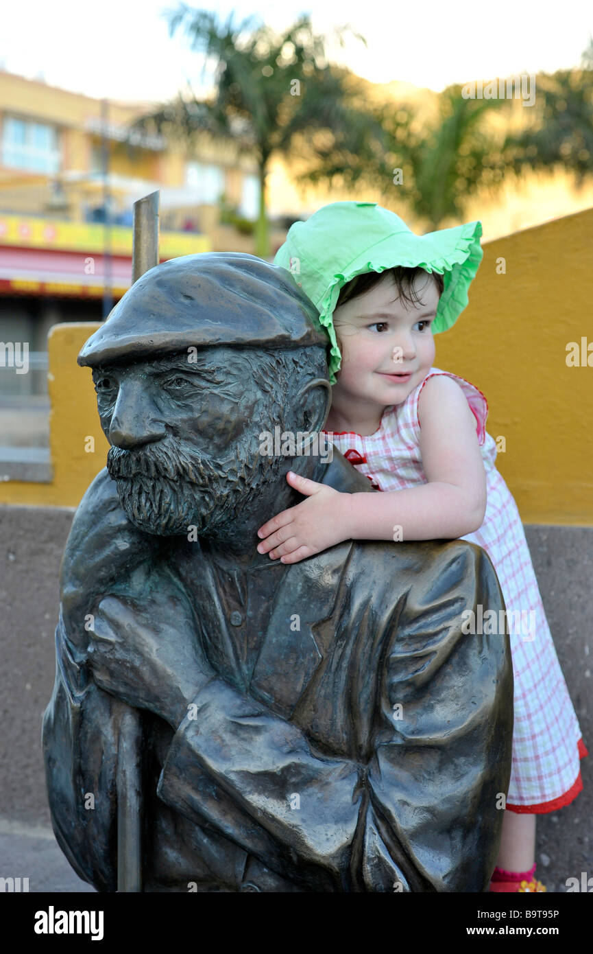 Statue of the attachment hi-res stock photography and images - Alamy