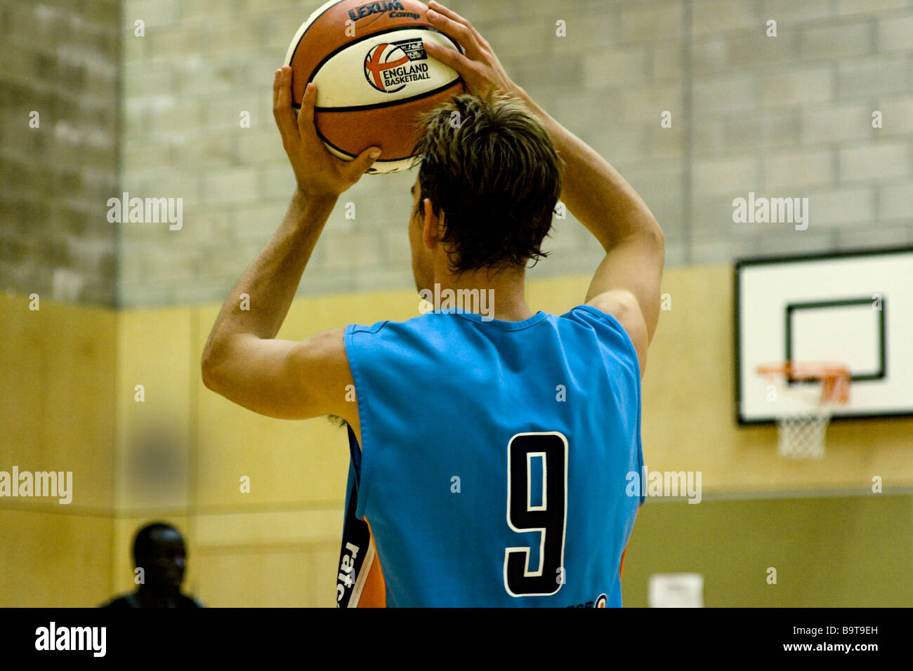 basketball player about to shoot Stock Photo - Alamy