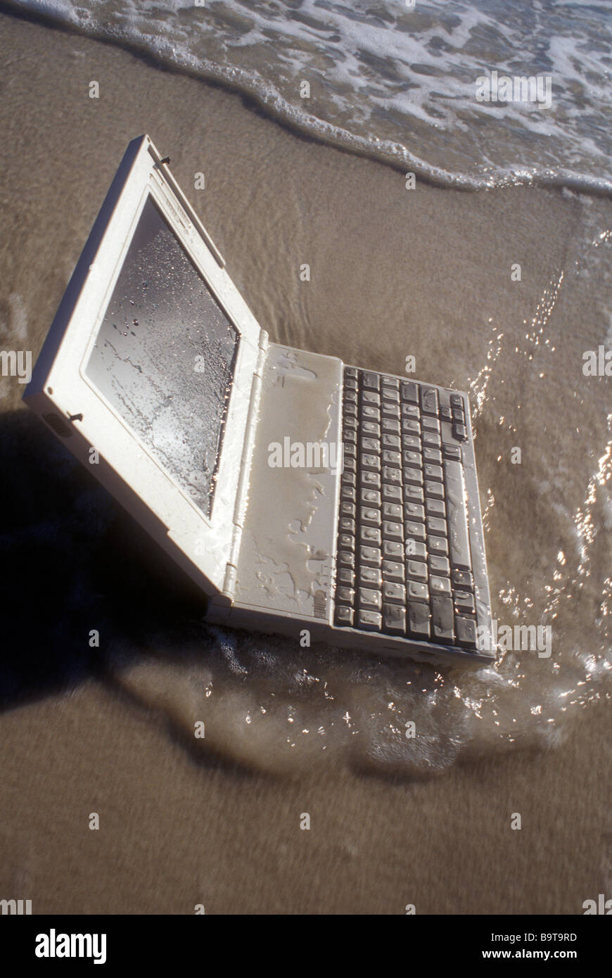 Laptop water damage hi-res stock photography and images - Alamy