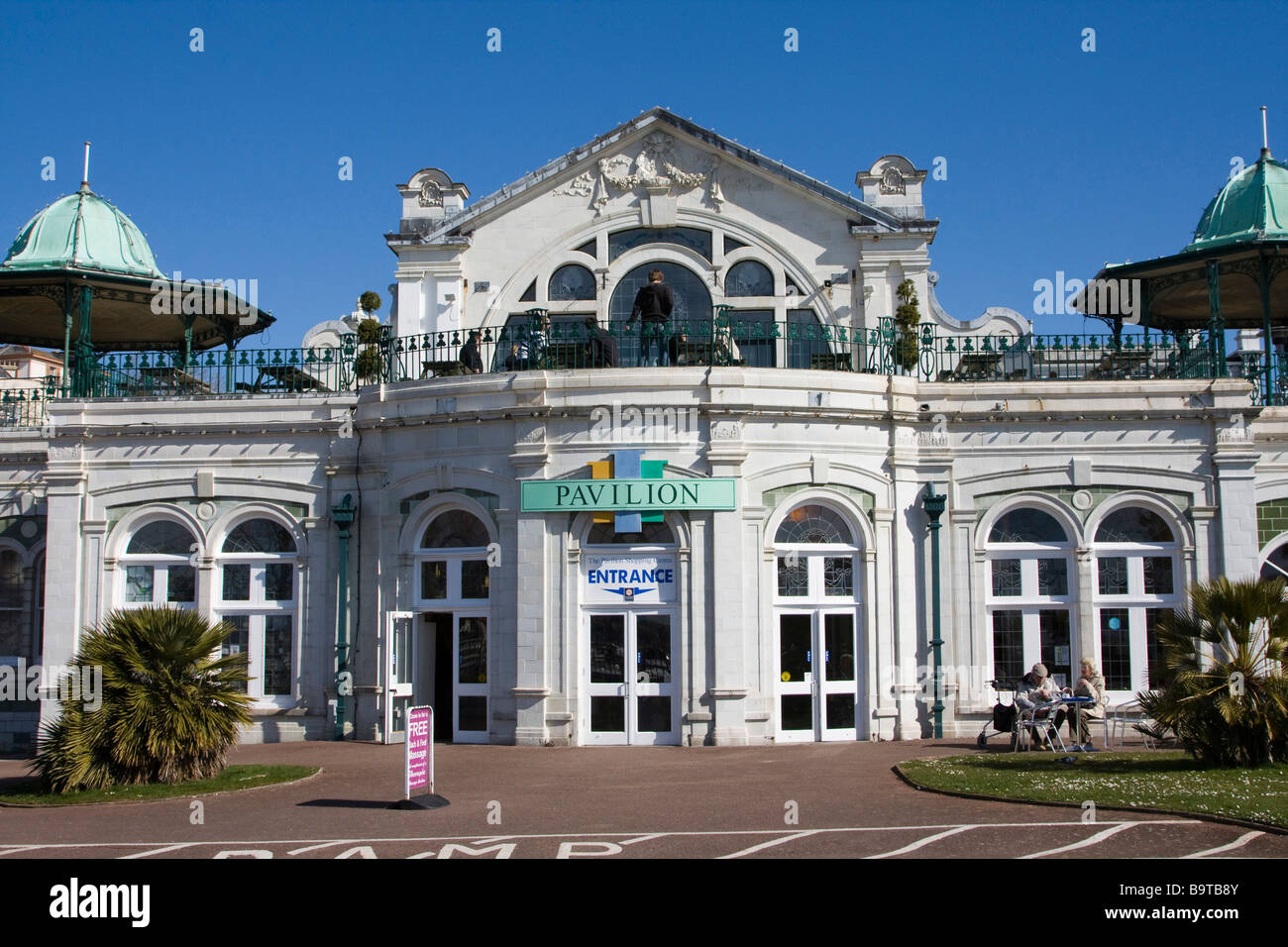 Torquay high street hi-res stock photography and images - Alamy