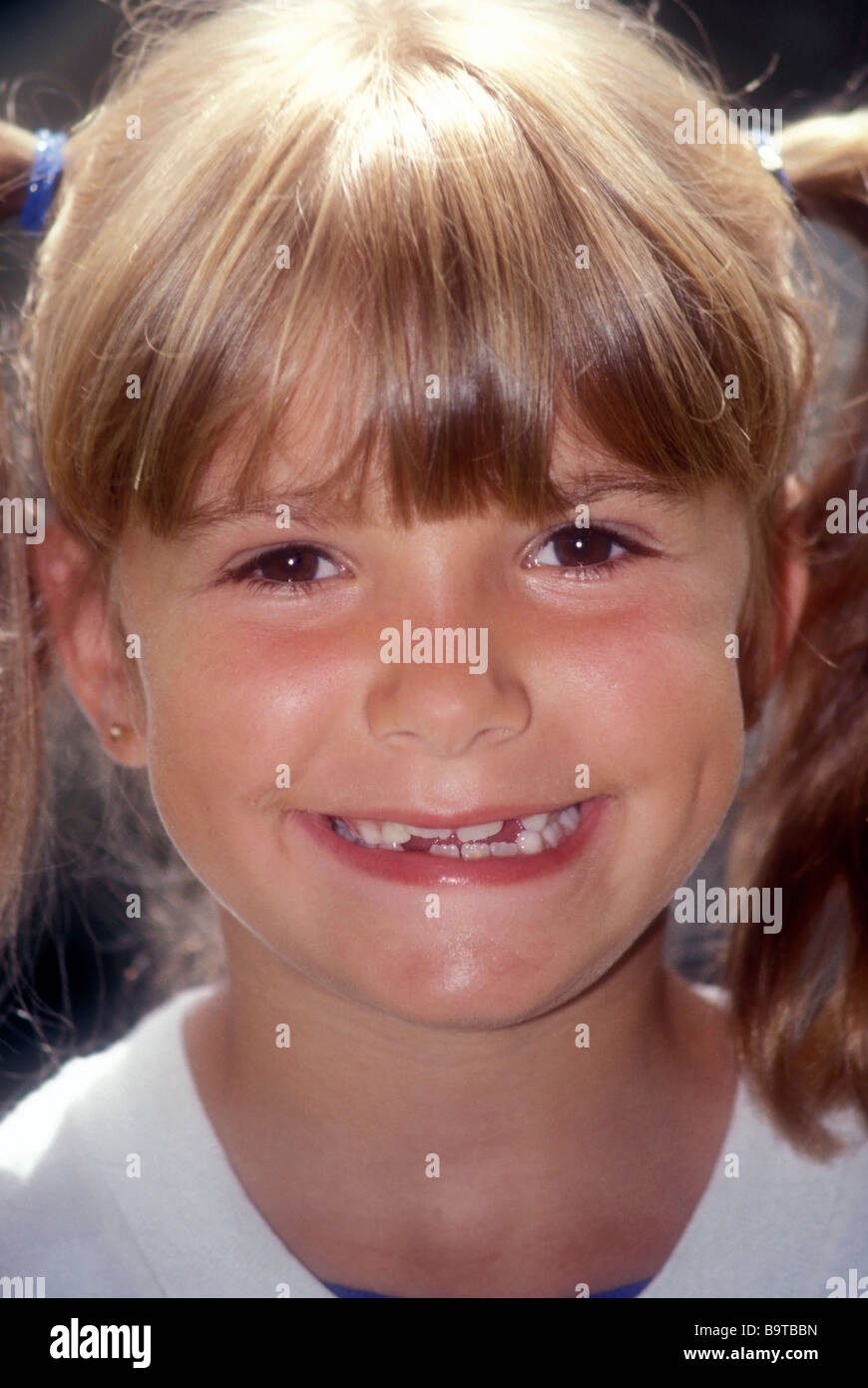 New Front Teeth Stock Photo - Alamy