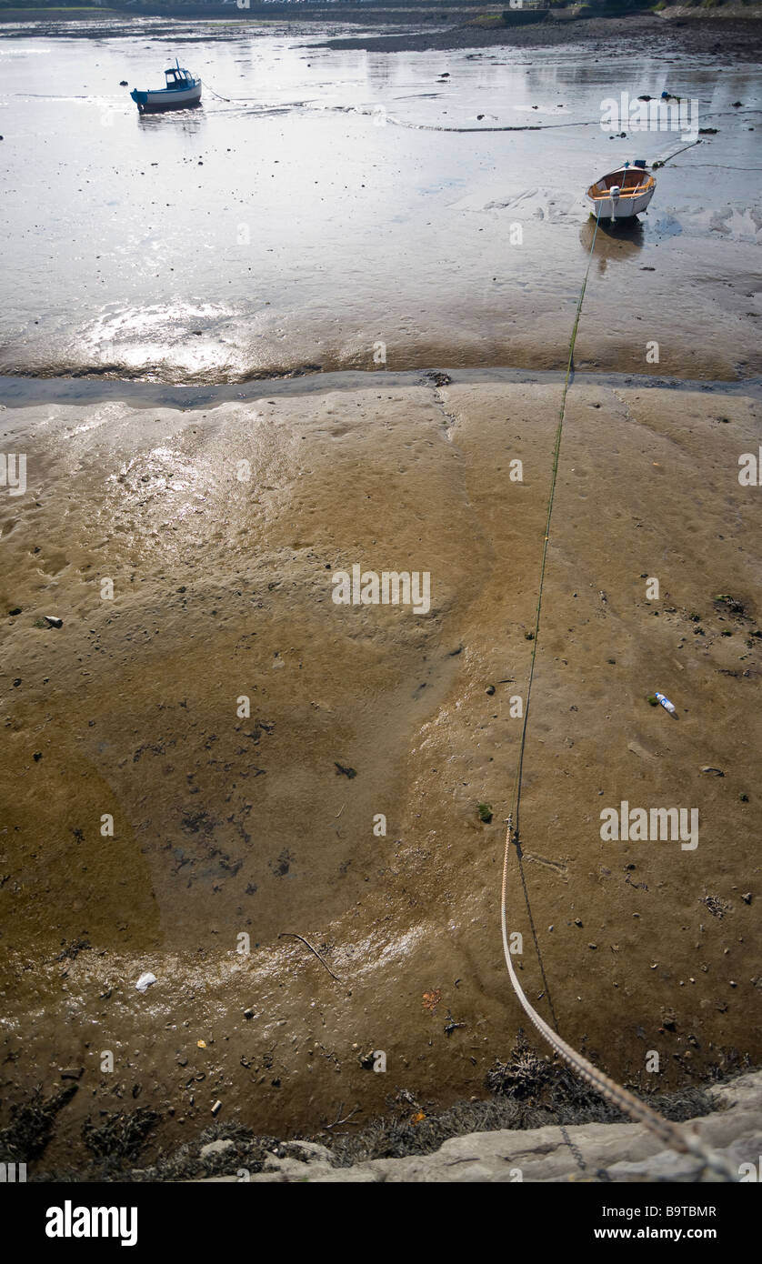 Fishing wharf low tide hi-res stock photography and images - Alamy