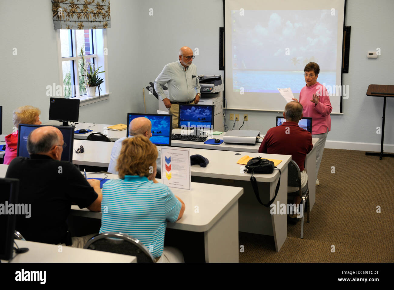 Computer learning center hi-res stock photography and images - Alamy