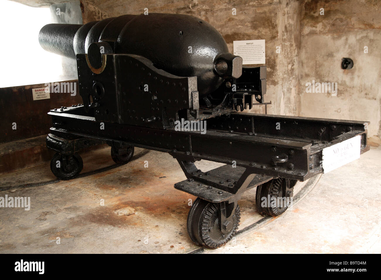 Muzzle loading cannon at Fort St Catherine, Bermuda Stock Photo - Alamy
