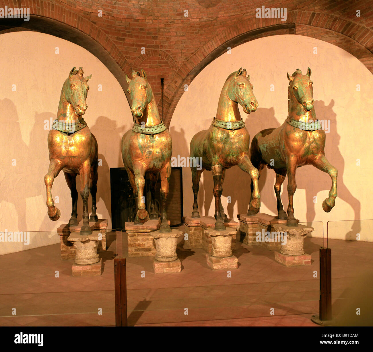 The bronze horses, St Marks Basilica, Venice Stock Photo - Alamy