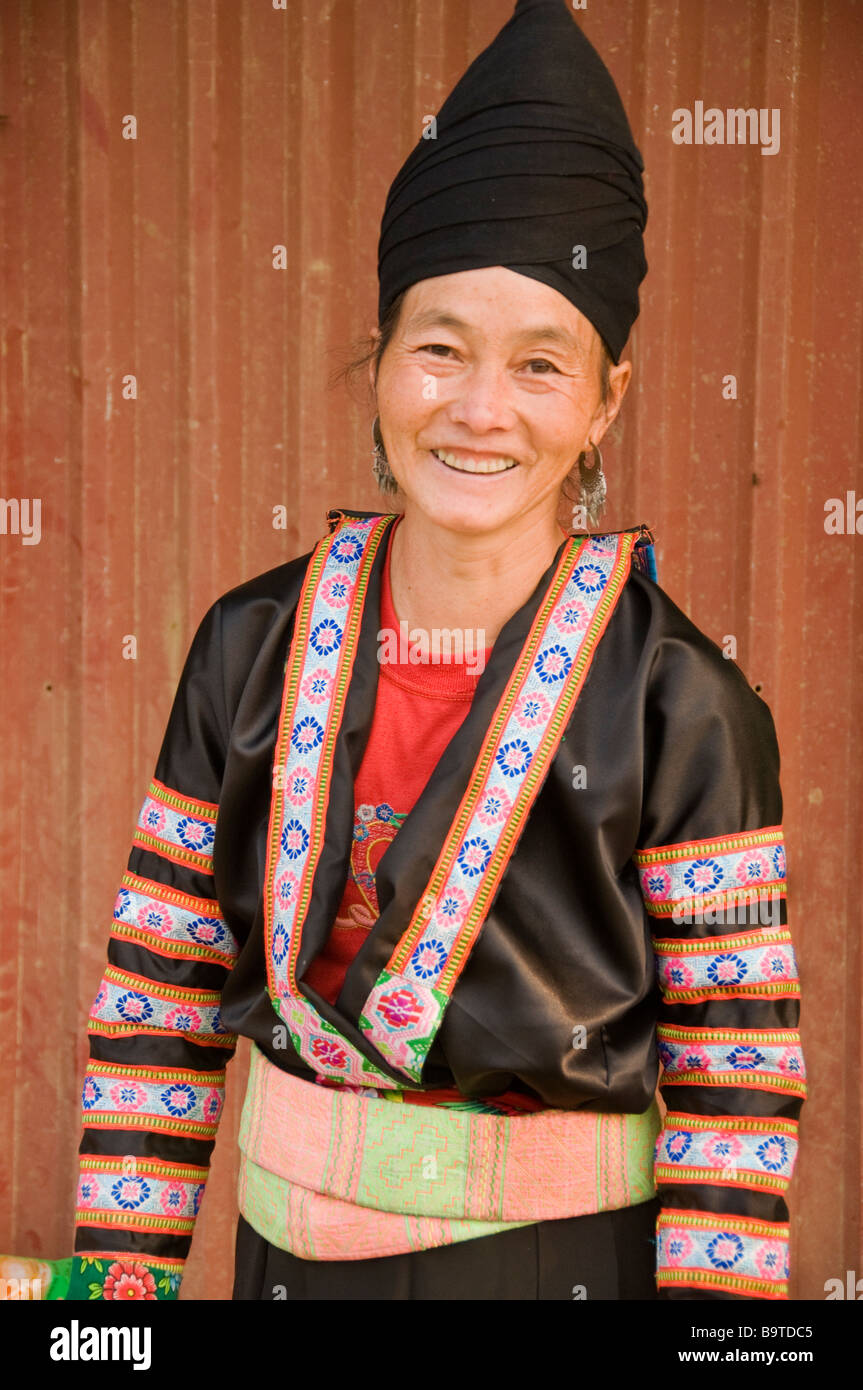 Hmong traditional costume hi-res stock photography and images - Alamy