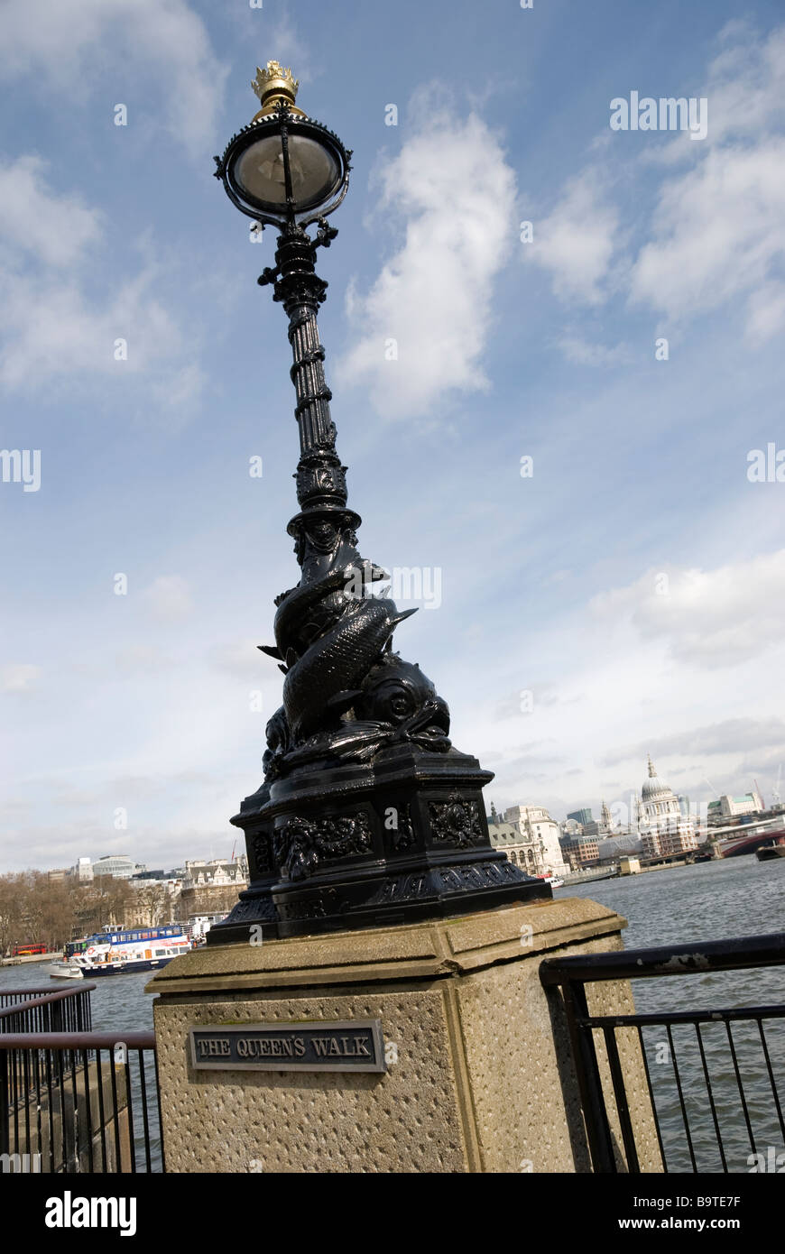 Decorative street light hi-res stock photography and images - Alamy