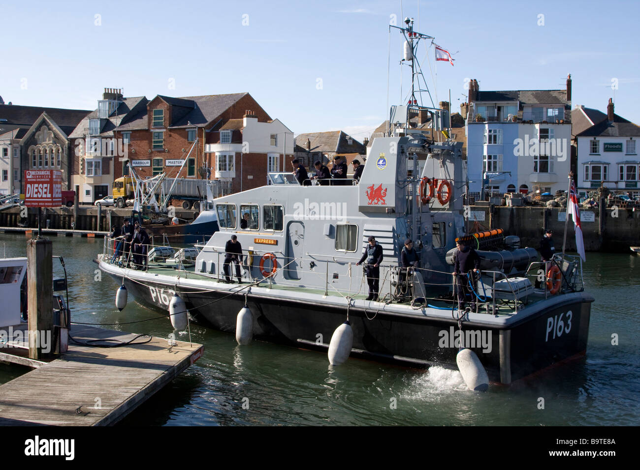 P163 HMS Express (P163) is an Archer-class P2000-type patrol and ...